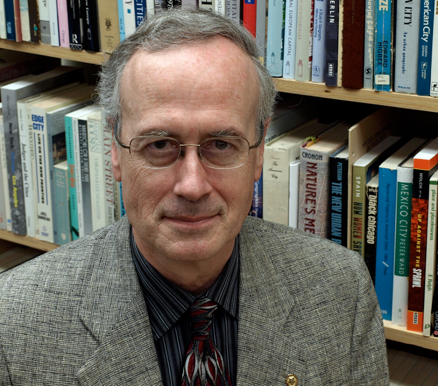 FACULTY PROFILE: Alec Murphy broadens the world for students | OregonNews