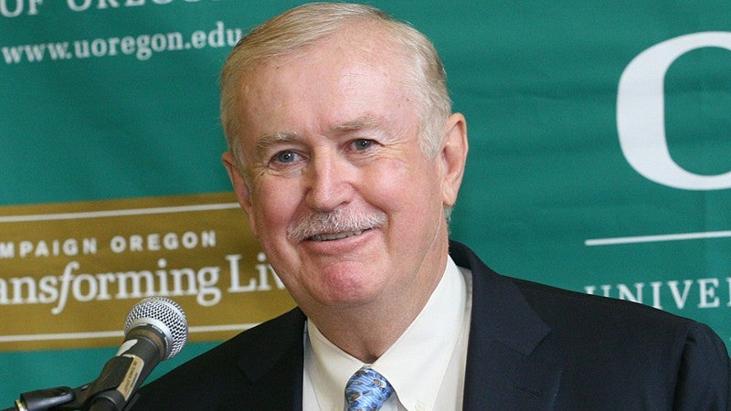 UO mourns passing of Chet Paulson, a fan of football and folios ...