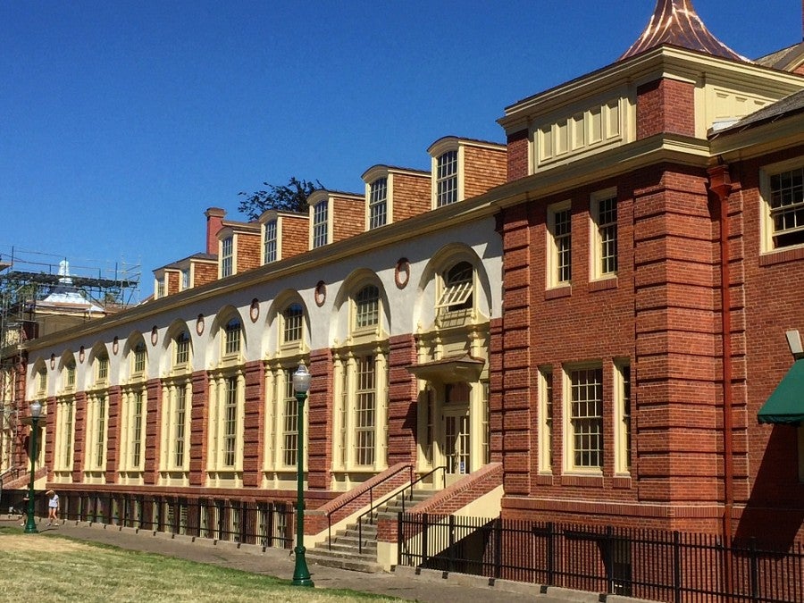 Finishing touches being applied to Gerlinger Hall exterior | OregonNews