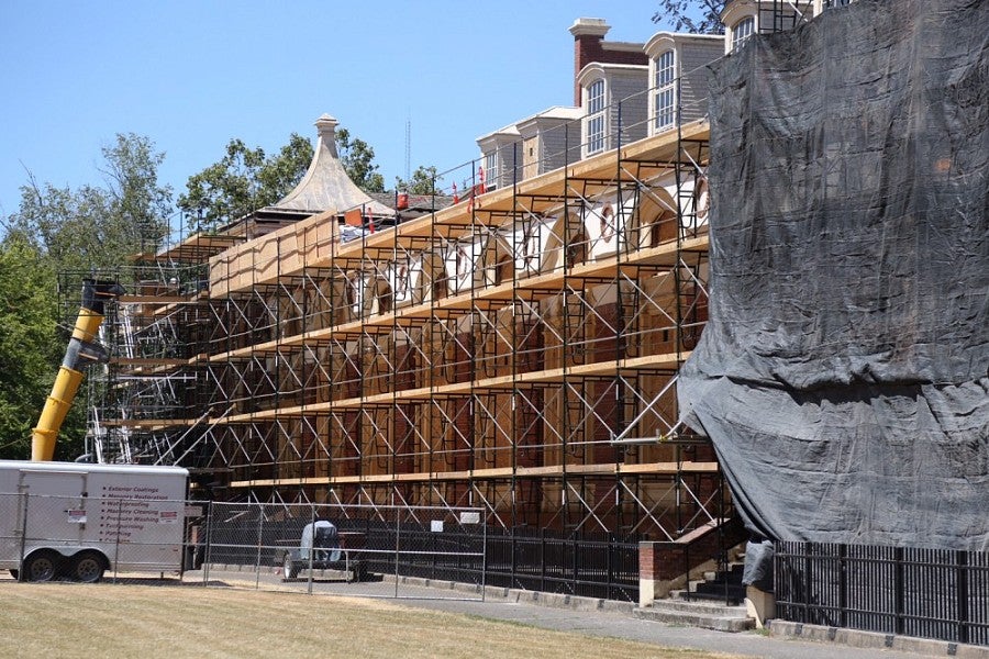 Renovation of Gerlinger Hall exterior to last through December | OregonNews