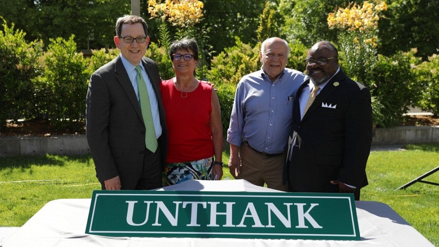 With a simple sign, Unthank Hall takes its place on UO campus | OregonNews