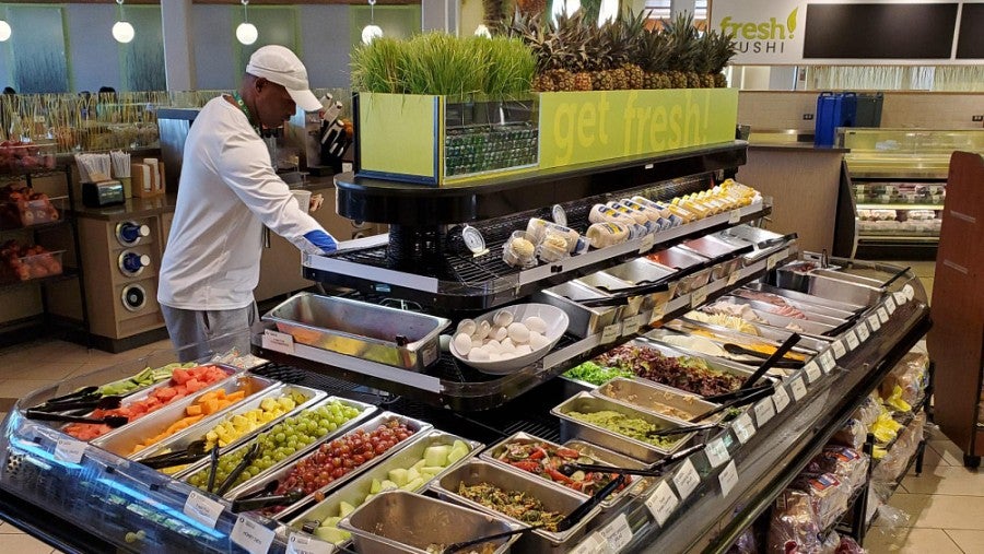 Track athletes get a taste of UO Dining's international flavors ...